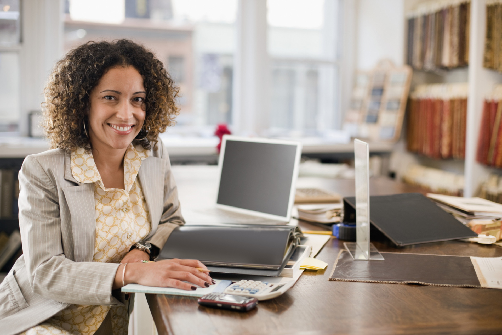 Bureautique, comptabilité et coordination (bilingue) (AEC) - Humanis